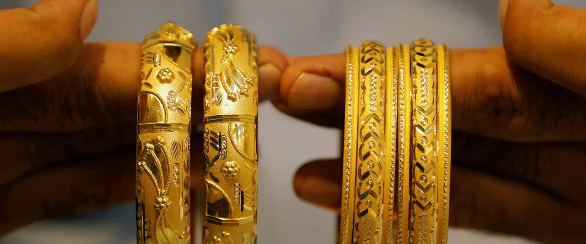 Do you have to declare gold on taxes?